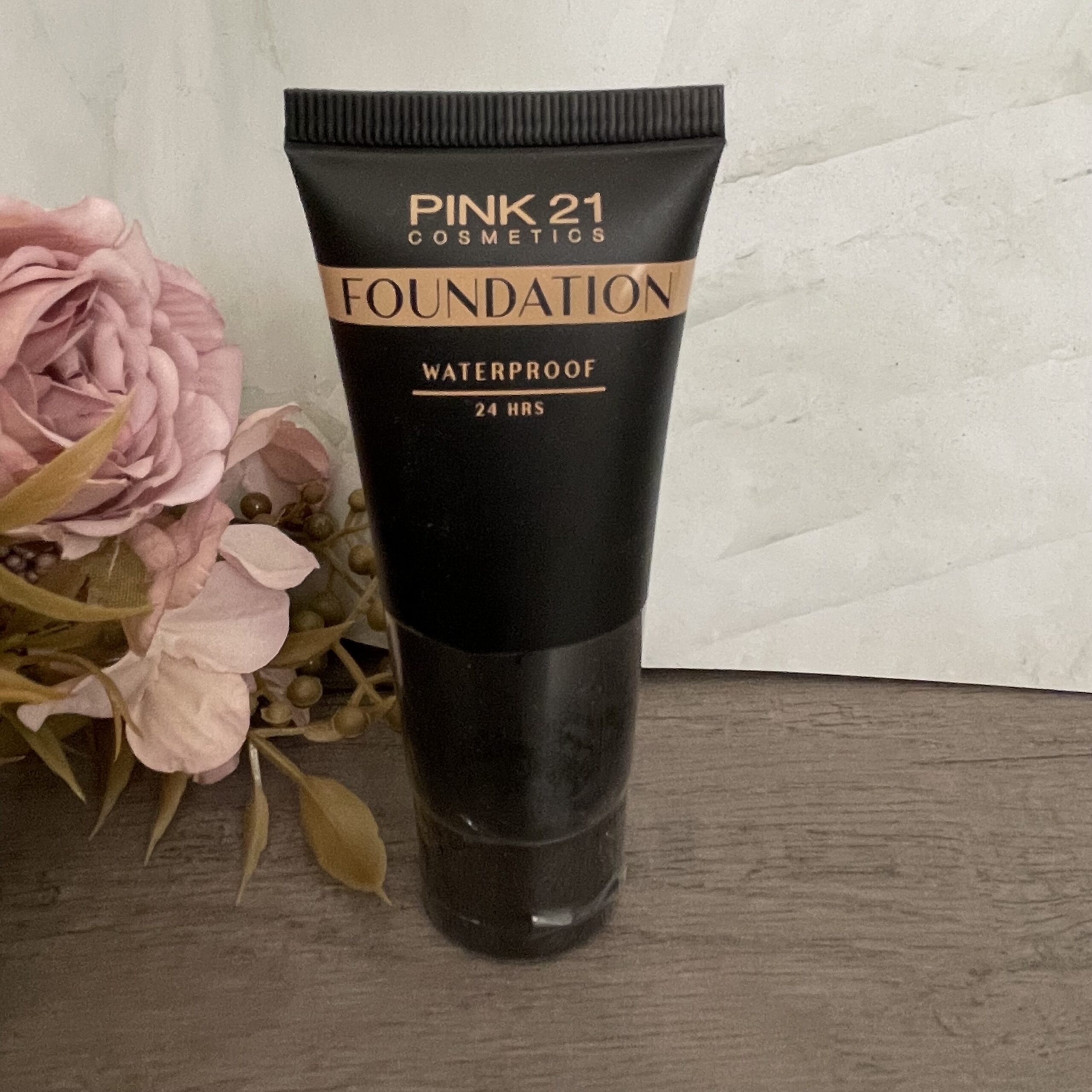 Base de maquillaje Foundation Pink 21 | Price Moda